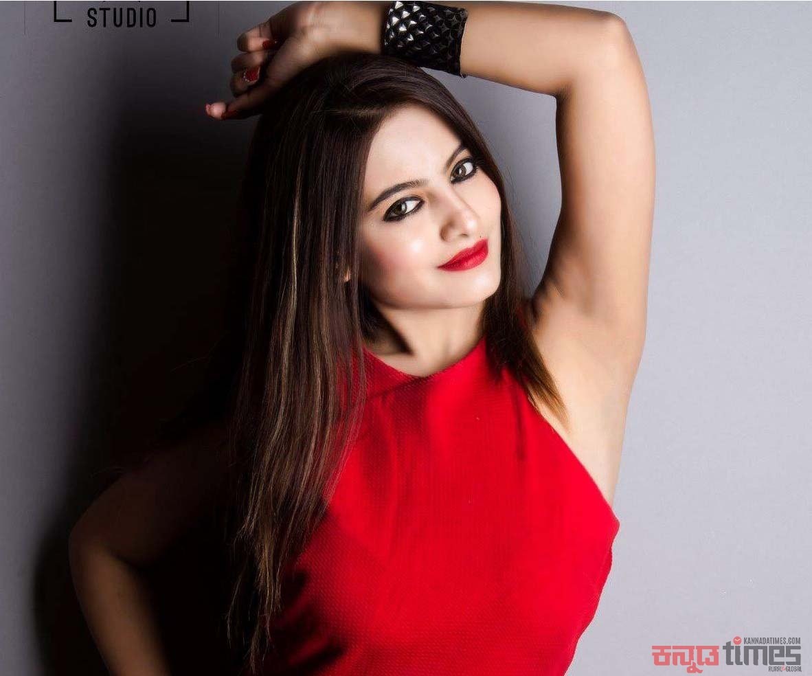 Exclusive-Unseen-Photos-of-Bollywood-Actress-Lavanya-Sharma-Set-1-4 – KannadaTimes